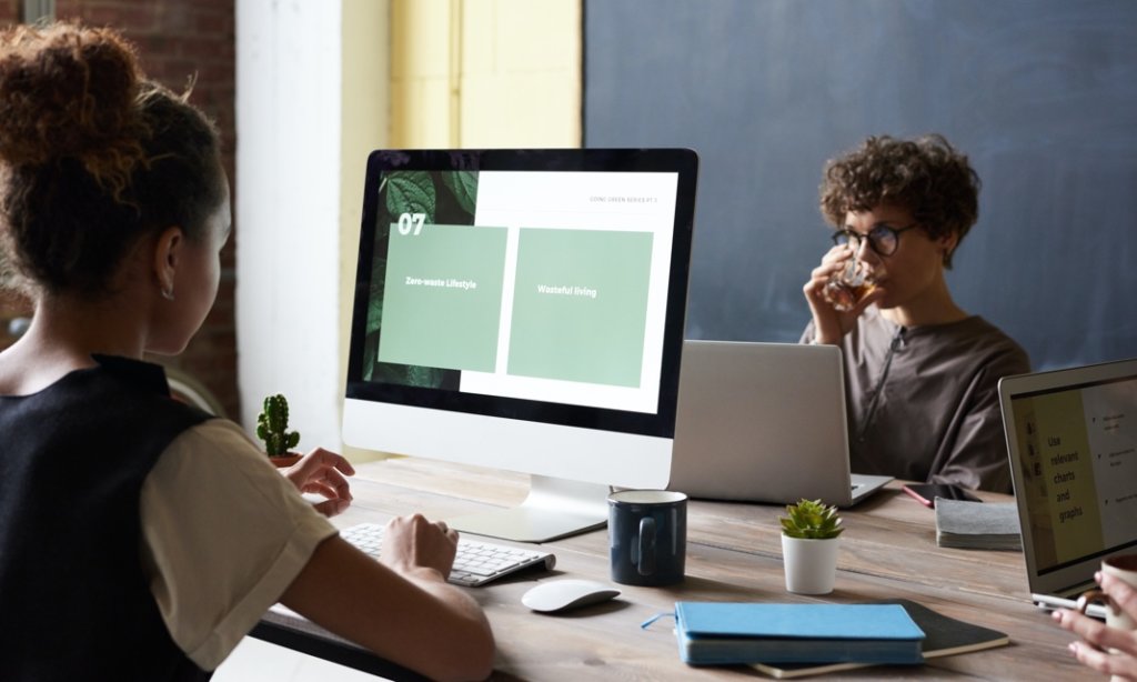 Distractions at Work & Working from Home: Types, Effects & Statistics ...